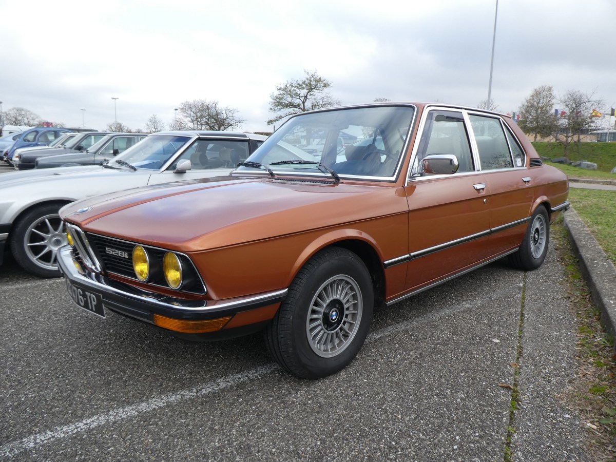 Focus sur : La BMW E12, la série 5 des Compères - Absolutely Cars