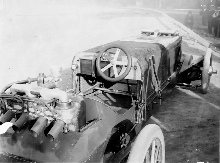 Focus sur : La Christie V4, un bolide de 20 litres de cylindrées ...